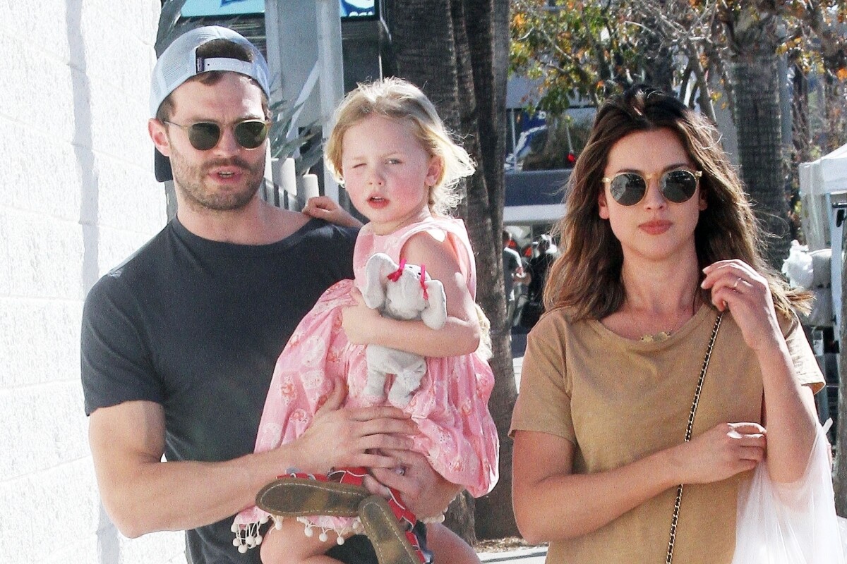 Photo : Jamie Dornan se balade avec sa femme Amelia Warner et ses ...