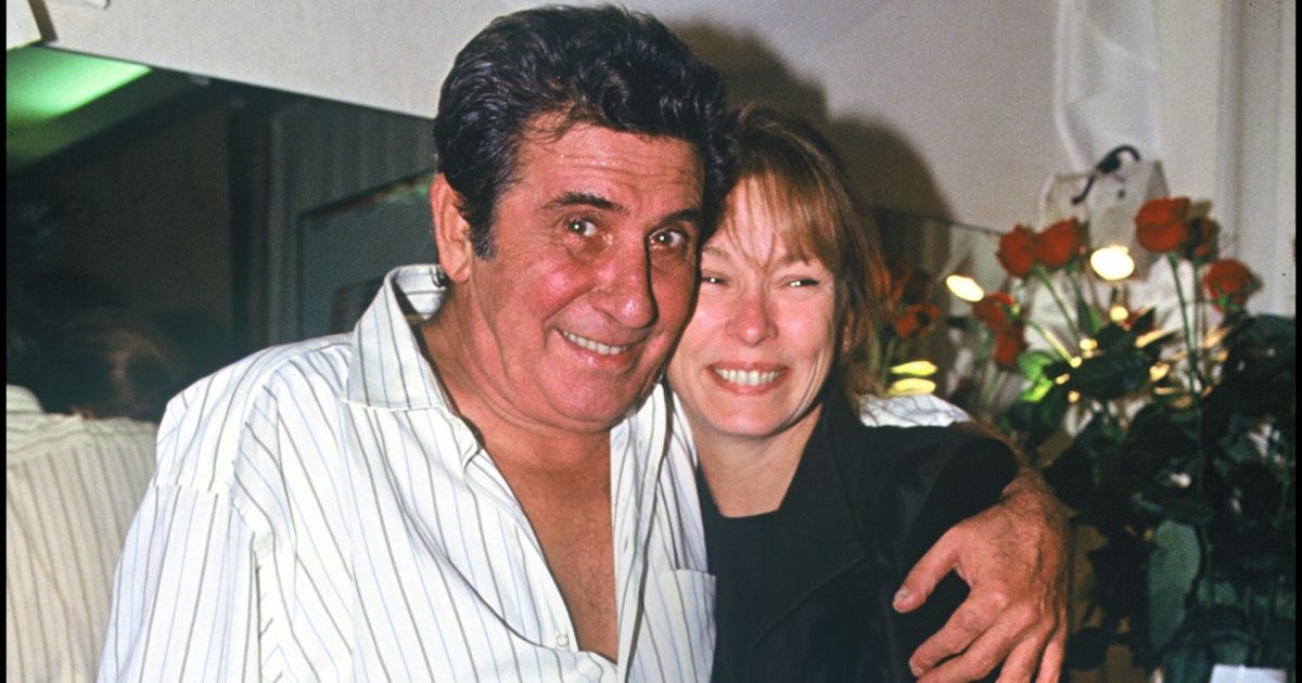 Archives - Gilbert Bécaud et sa femme Kitty dans les loges de l'Olympia ...
