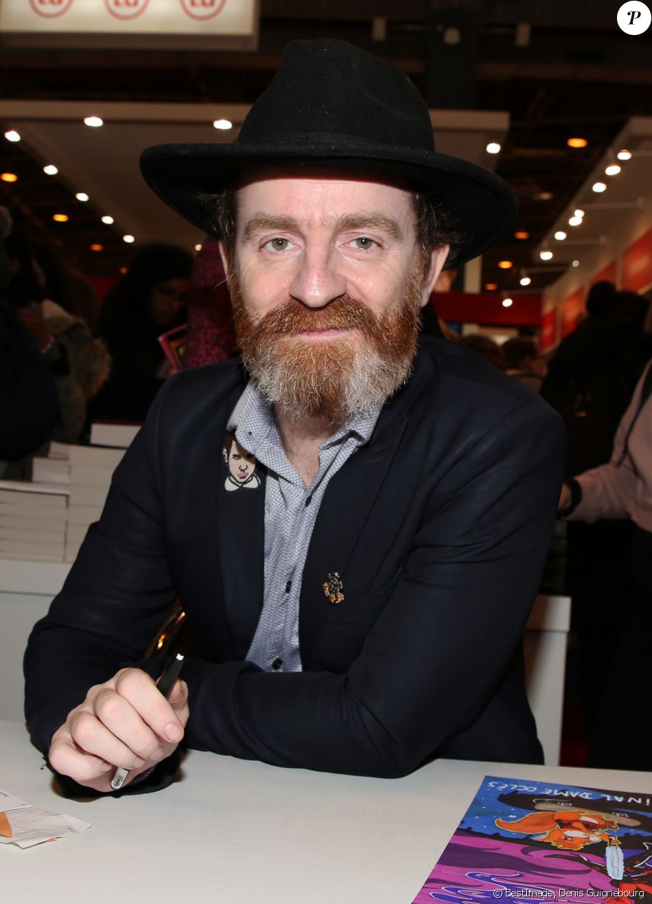 Mathias Malzieu lors du salon du livre de Paris le 17 Mars 2018 à la ...