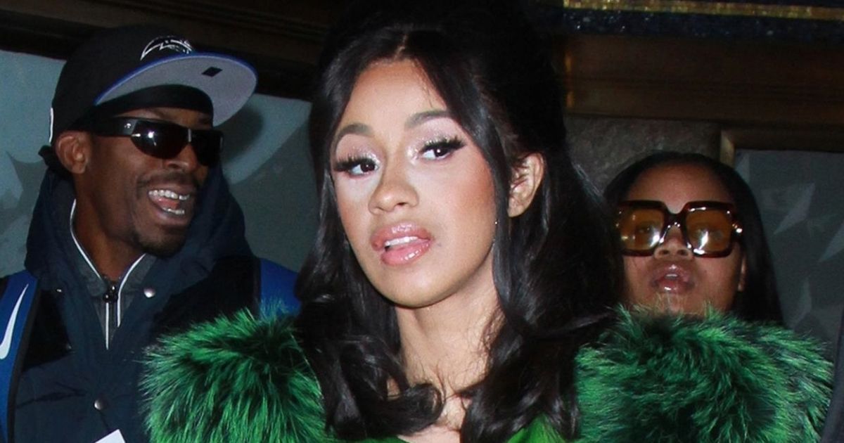 Cardi B arrive dans les studios de l'émission 'The Tonight Show ...
