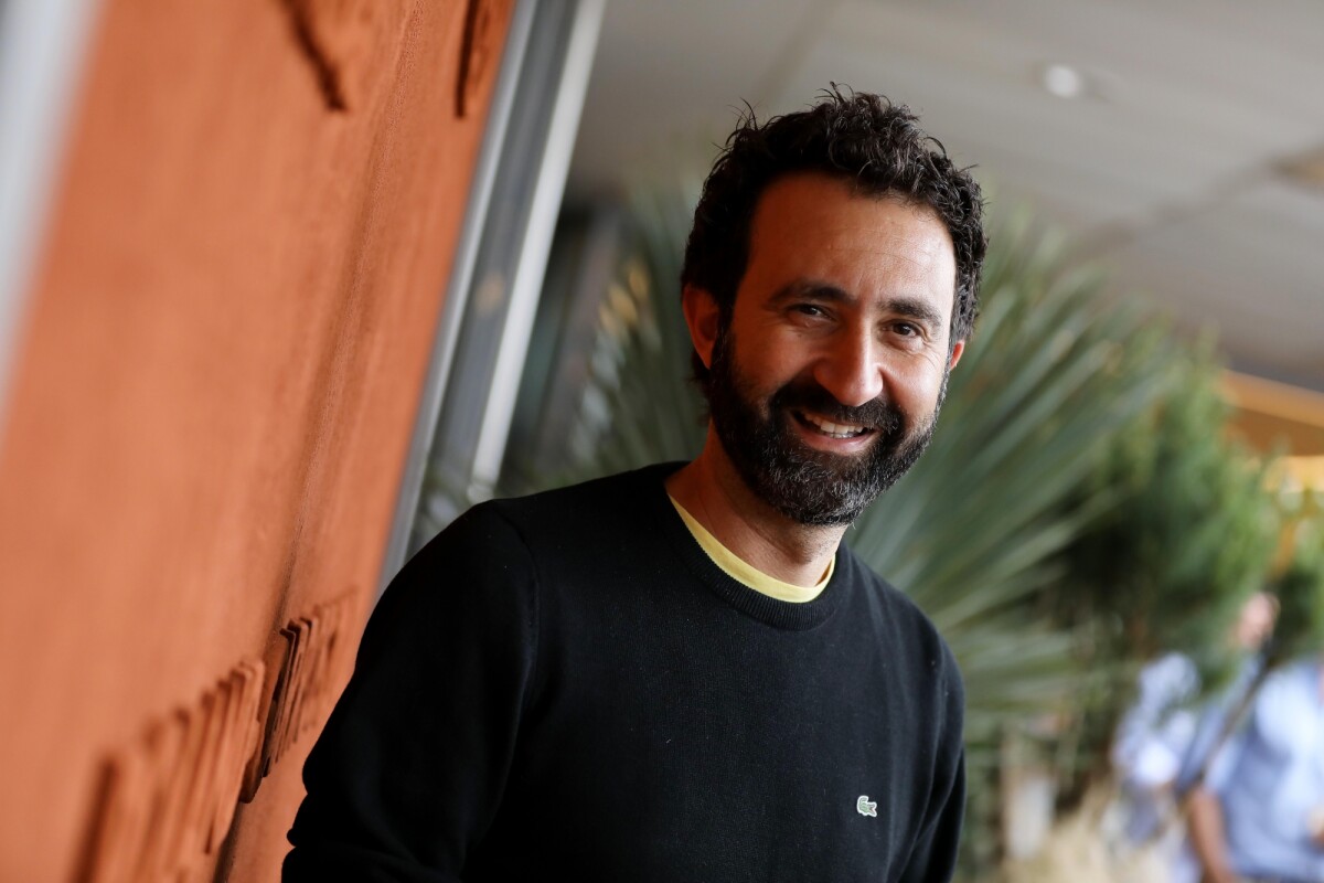 Photo : Mathieu Madénian - People au village lors des Internationaux de ...