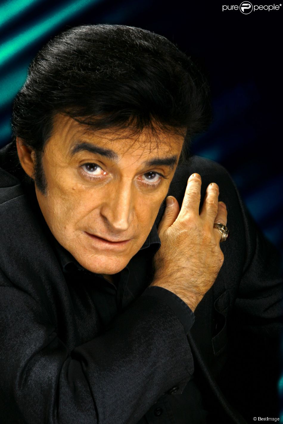 Dick Rivers pose à Paris, le 10 août 2008. - Purepeople