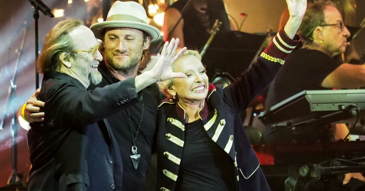 Stephen Stills et Christopher Stills - Véronique Sanson en concert pour ...