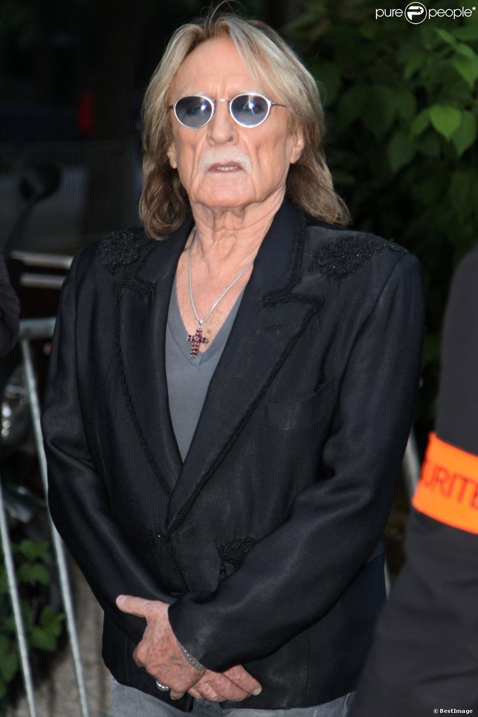 Le chanteur Christophe au Studio Gabriel à Paris le 2 mai 2013 ...