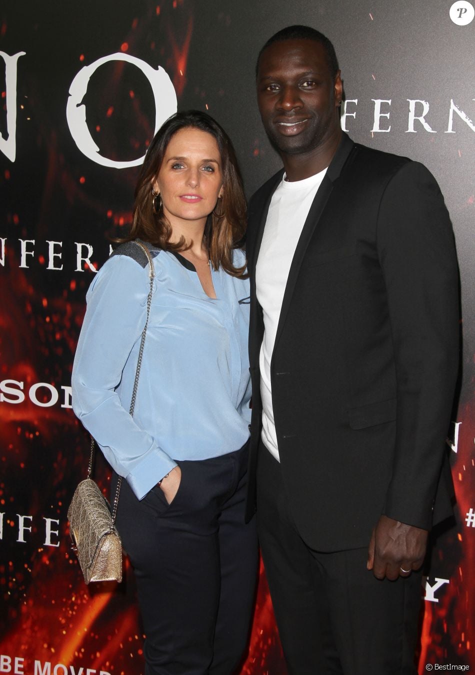 Hélène Sy et son mari Omar Sy à la première de Inferno au théâtre DGA à ...