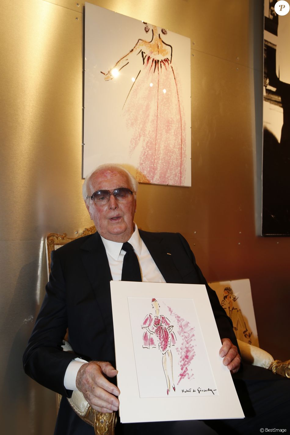 Exclusif - Hubert de Givenchy - Dédicace du livre To Audrey with Love à ...