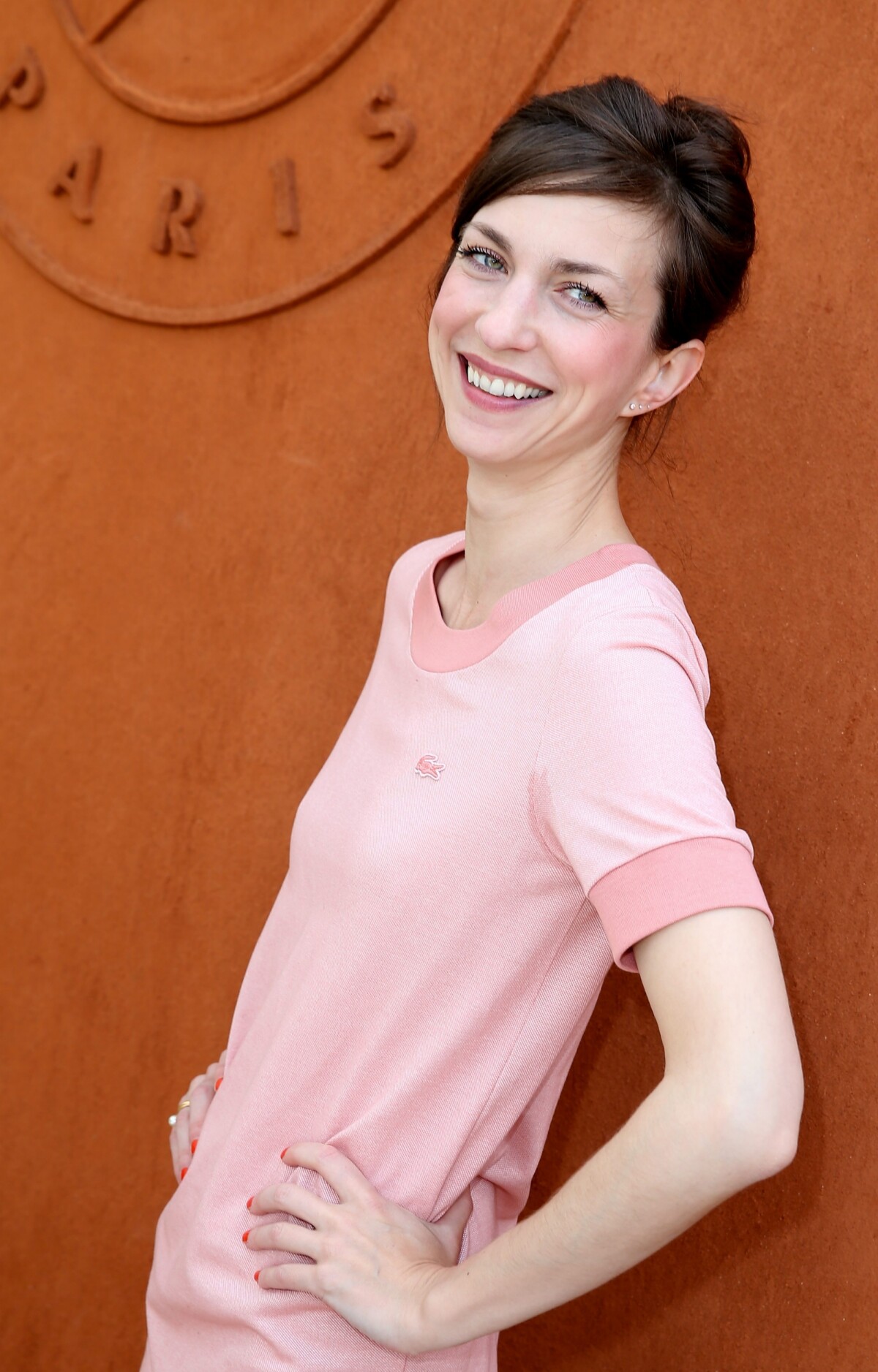 Photo : Emilie Caen - People au village des Internationaux de France de ...