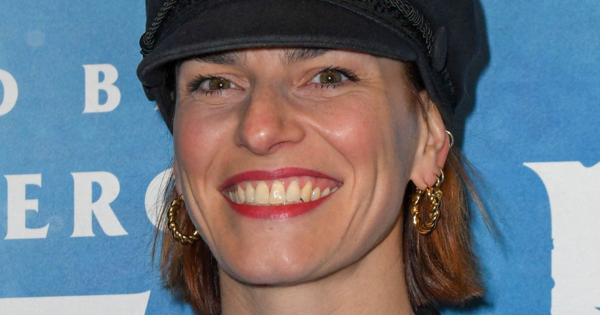 Fauve Hautot à la première du nouveau spectacle du Cirque du Soleil ...