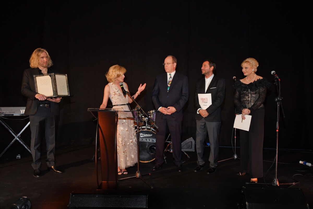 Photo : Stéphane Bolongaro, Jamie McCourt (ambassadrice des Etas Unis ...