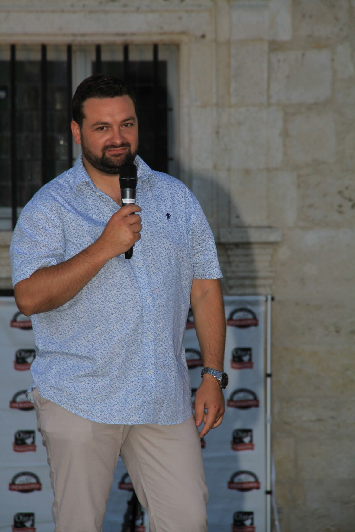 Photo : Exclusif - Damien Fagette - Visite insolite de Bergerac avec ...