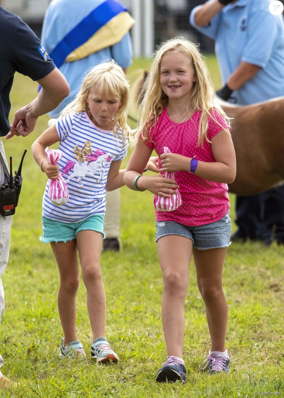 Isla et Savannah Phillips lors du Festival of British Eventing à ...
