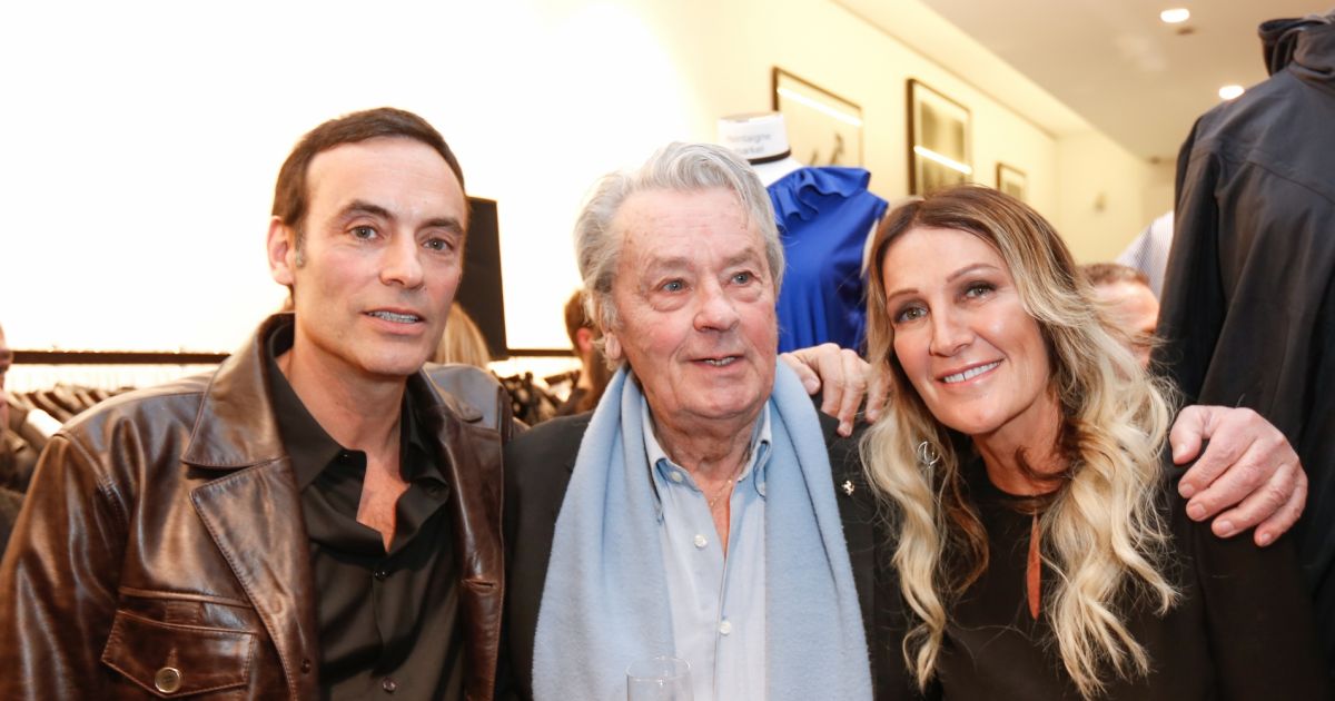 Exclusif - Anthony Delon avec son père Alain Delon et Liliane Jossua ... Exclusif - Anthony Delon avec son père Alain Delon et Liliane Jossua ...
