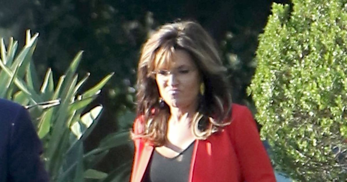 Sarah Palin arrive pour une apparition sur le plateau de l'émission ...