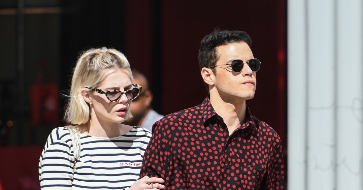 L'acteur Rami Malek et sa compagne Lucy Boynton se baladent dans la rue ...