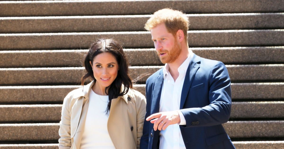 Le prince Harry et sa femme Meghan Markle, en trench-coat Martin Grant ...