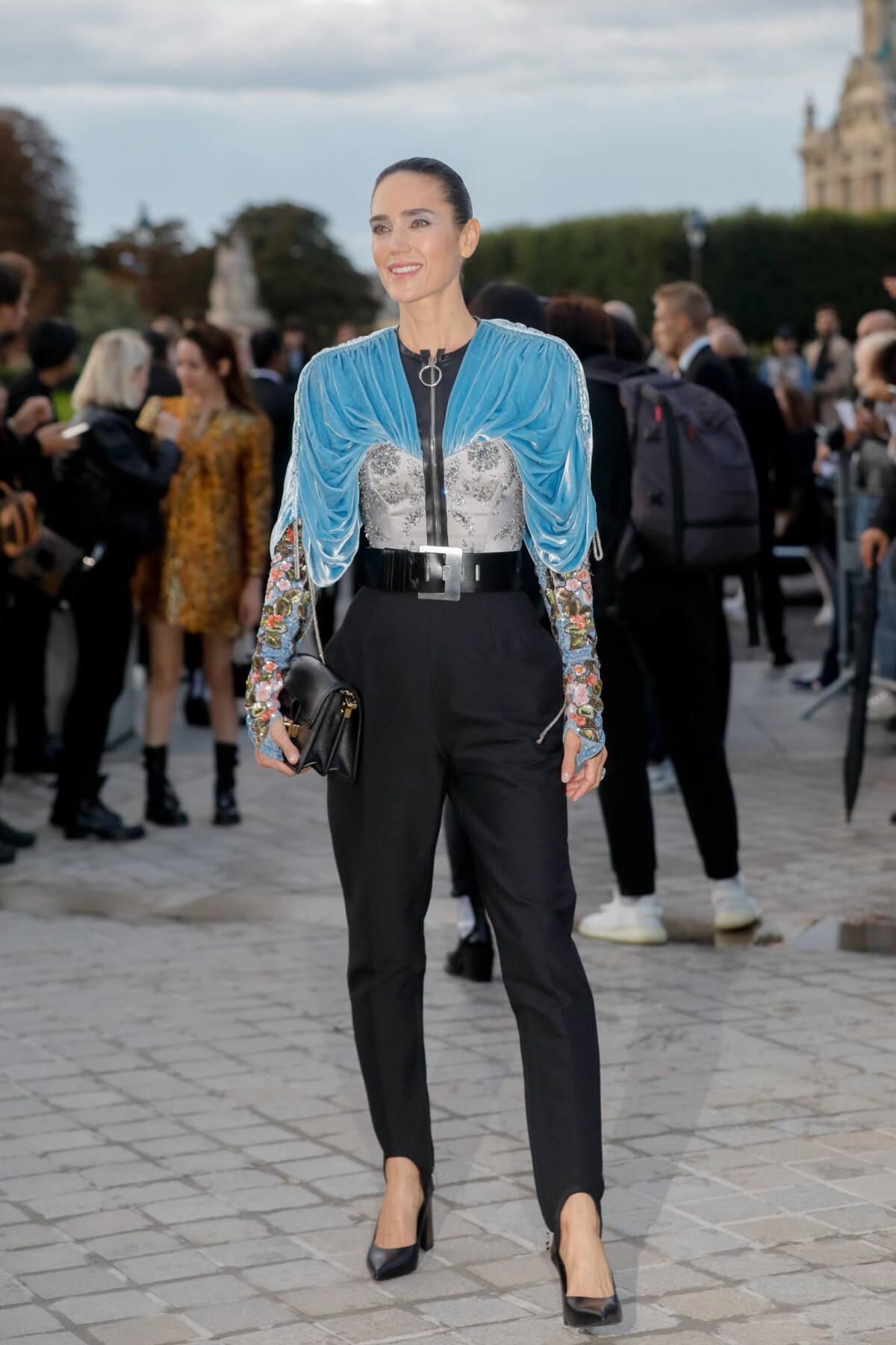 Photo : Jennifer Connelly arrive à la Cour Carrée du Louvre pour ...
