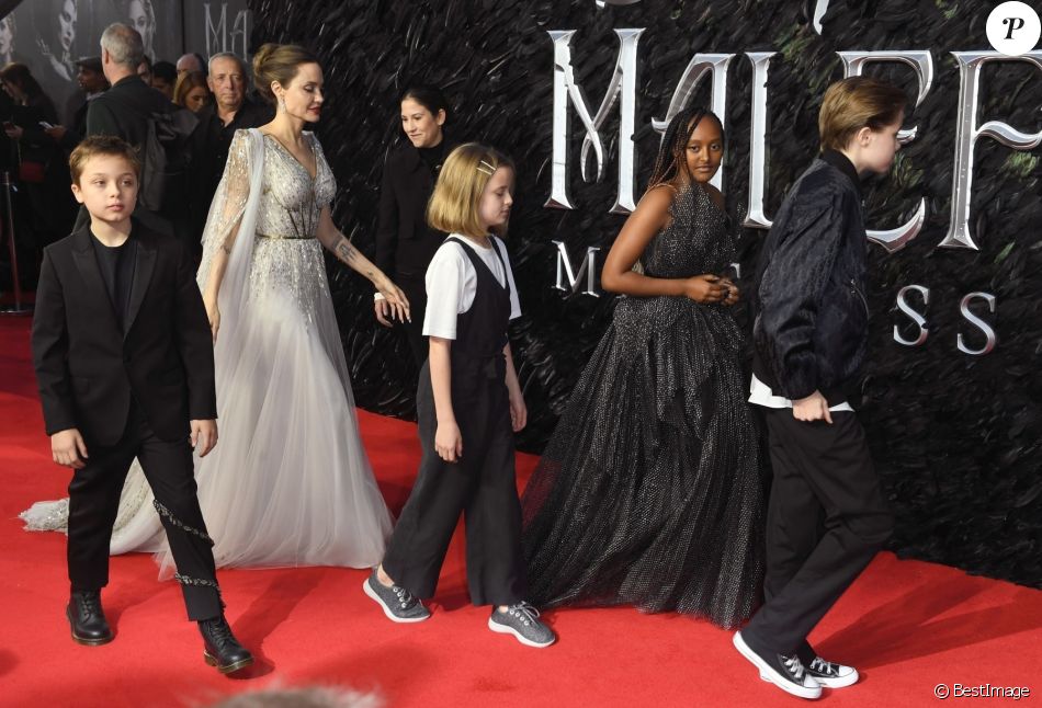 Angelina Jolie Et Ses Enfants Vivienne Zahara Shiloh Et Knox Jolie