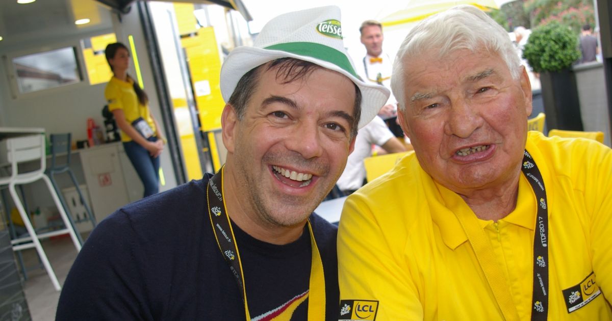 Stéphane Plaza et Raymond Poulidor lors de la 104ème édition du Tour de ...