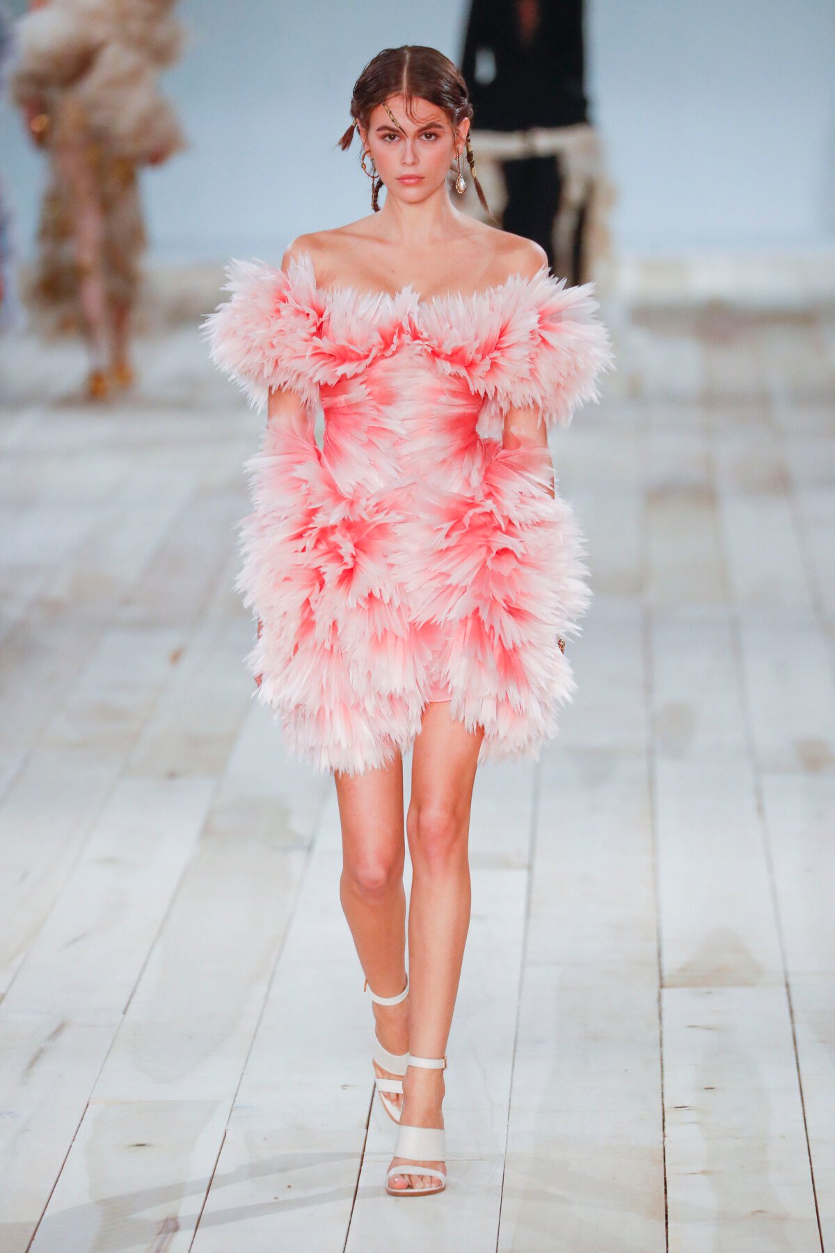 Photo Kaia Gerber Au Défilé Alexander Mcqueen Collection Prêt à