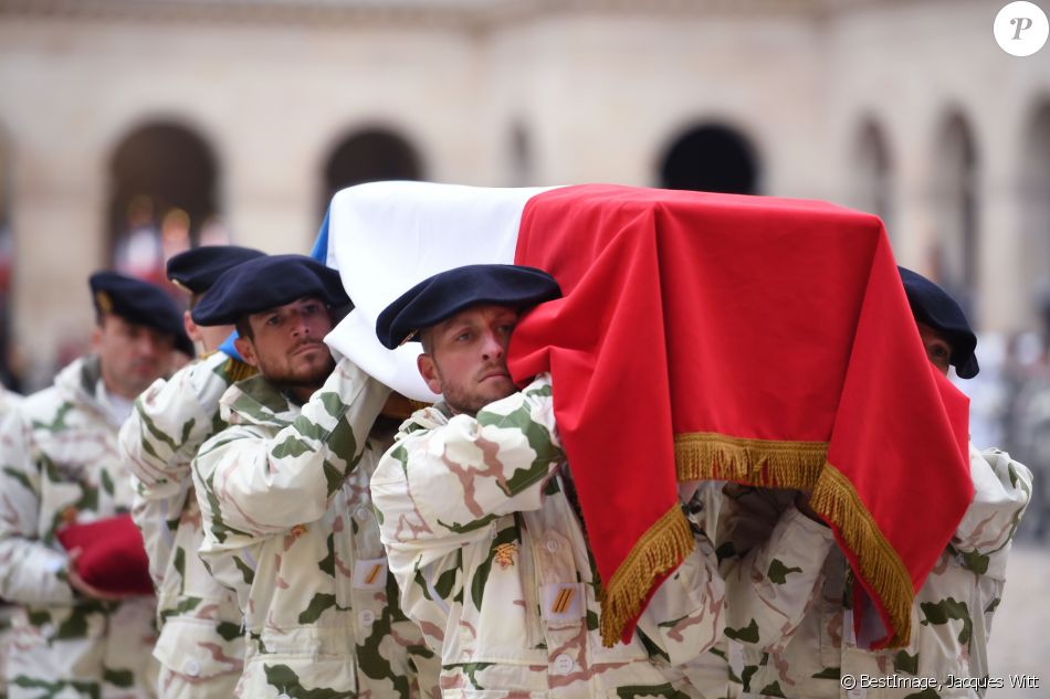Illustration - Hommage national rendu aux treize militaires morts pour ...