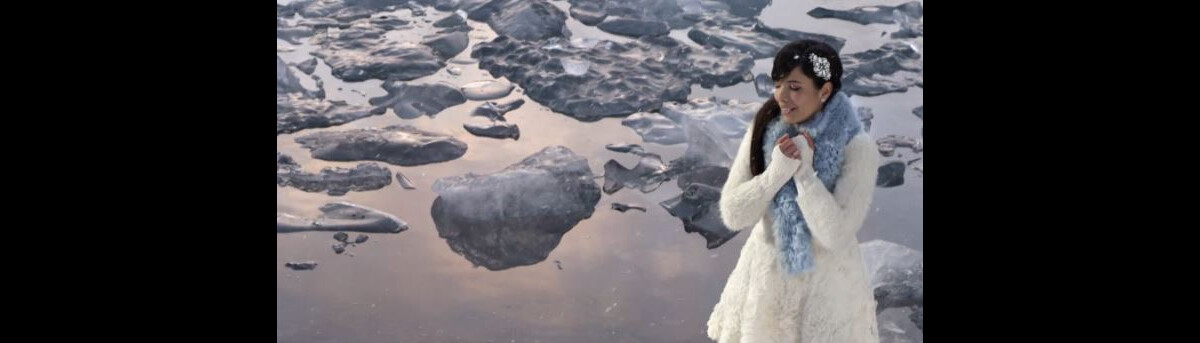Photo : Indila dans le clip de son single "Love Story" - Purepeople