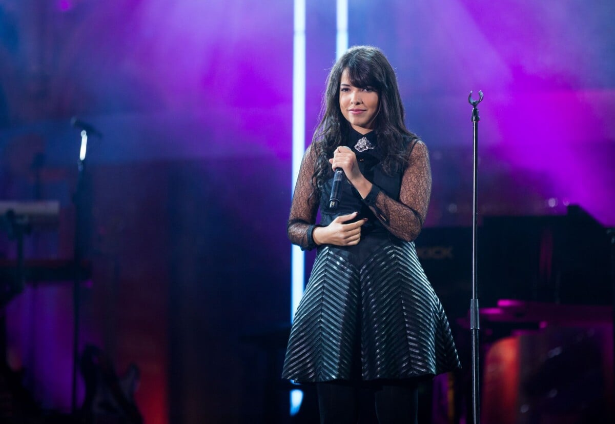Photo : Indila en concert sur la Grand-Place de Bruxelles, lors des ...