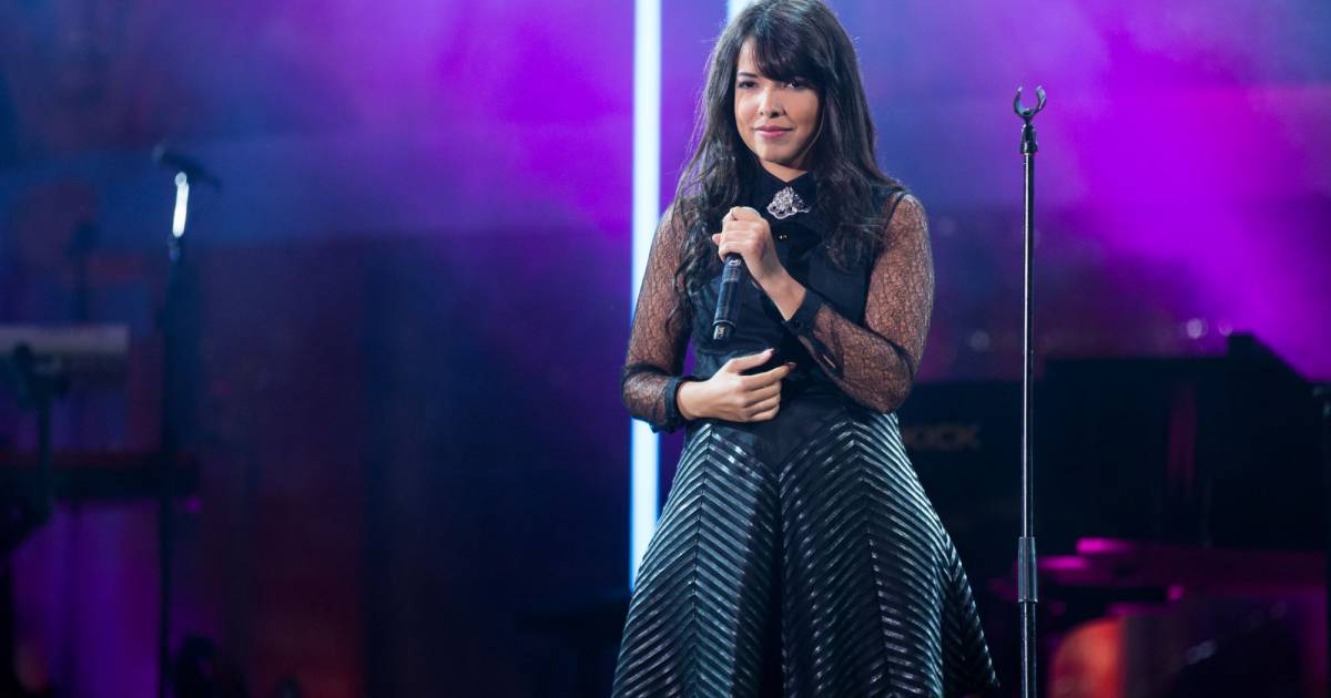 Indila en concert sur la Grand-Place de Bruxelles, lors des fêtes de la ...