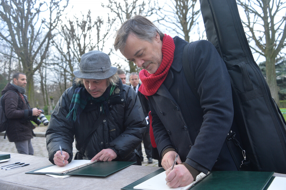 Photo : Philippe Katerine - Arrivées aux obsèques de Anna Karina en la ...
