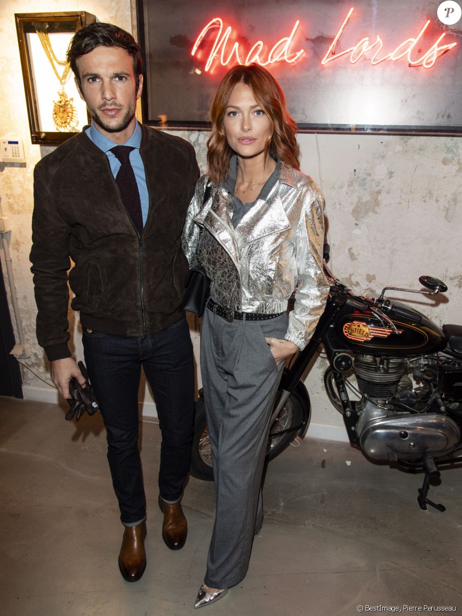 Exclusif - Hugo Philip et sa compagne Caroline Receveur lors du ...