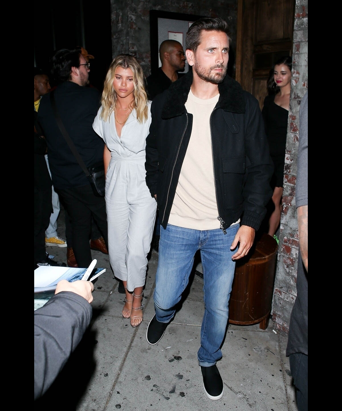 Photo : Sofia Richie et son compagnon Scott Disick sortent main dans la ...
