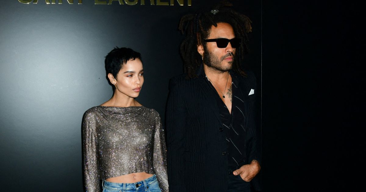 Zoë Kravitz et son père Lenny Kravitz assistent au défilé de mode Saint ...