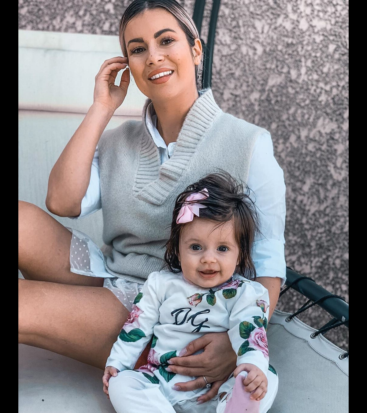 Photo : Carla Moreau avec Ruby, le 28 mars 2020 - Purepeople