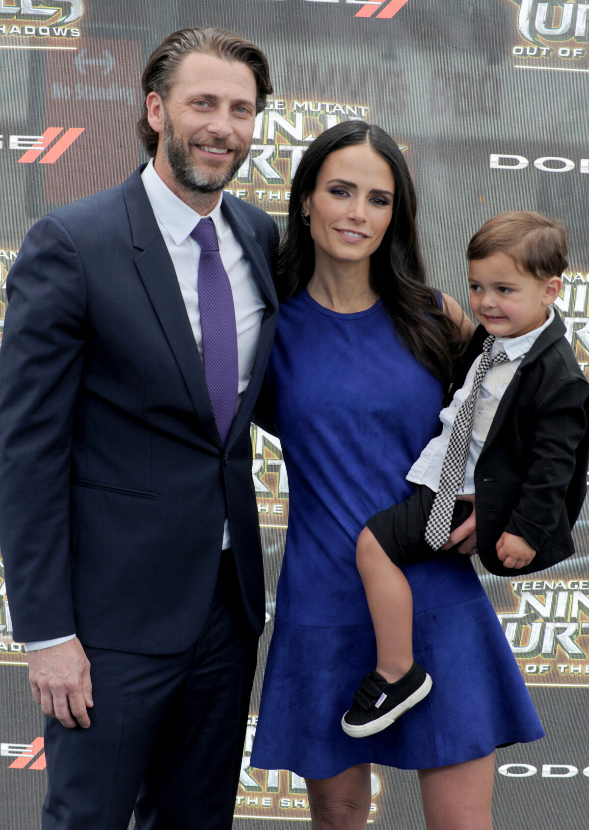 Photo : Andrew Form et Jordana Brewster avec leur fils Julian en mai ...
