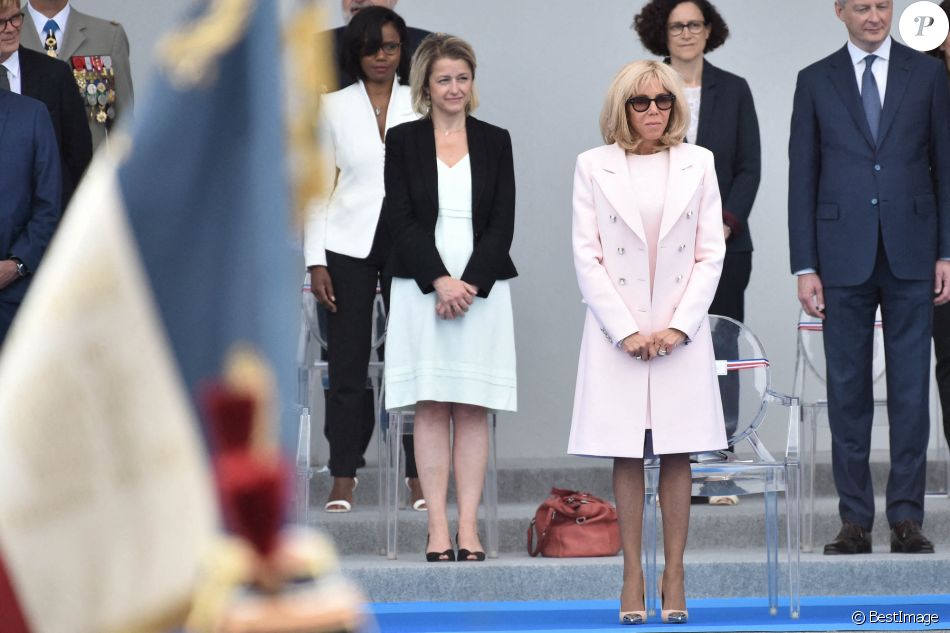 Barbara Pompili, ministre de la transition écologique, la première dame ...