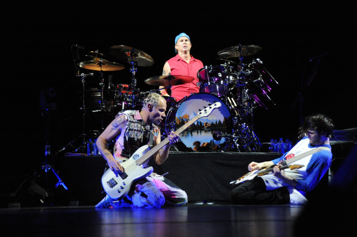Photo : Chad Smith et Flea - Concert de Red Hot Chili Peppers à Chicago ...