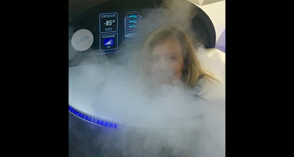 Photo : Valérie Trierweiler en séance de cryothérapie pour préparer le ...