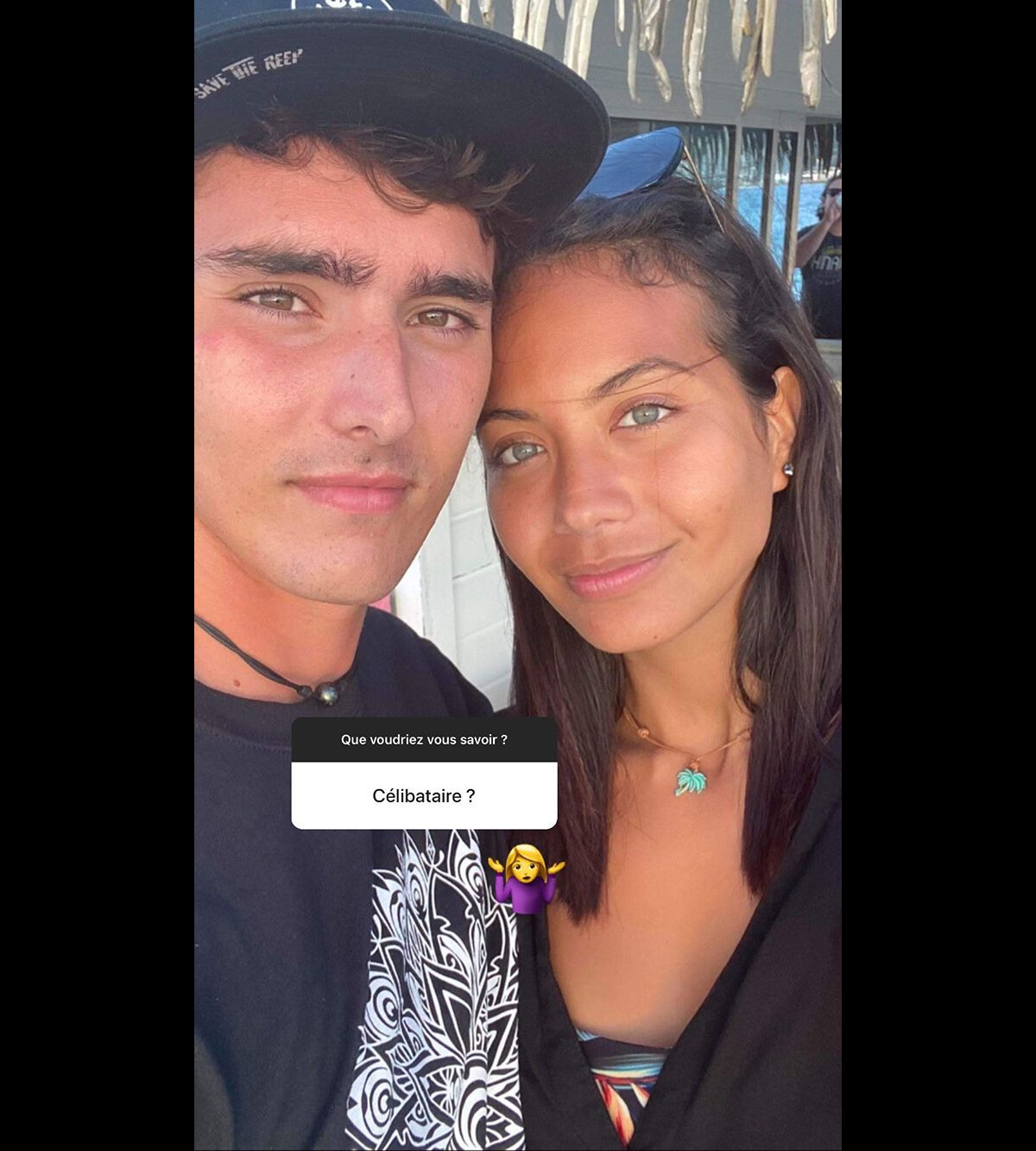 Photo : Vaimalama Chaves et son petit-ami sur Instagram. - Purepeople