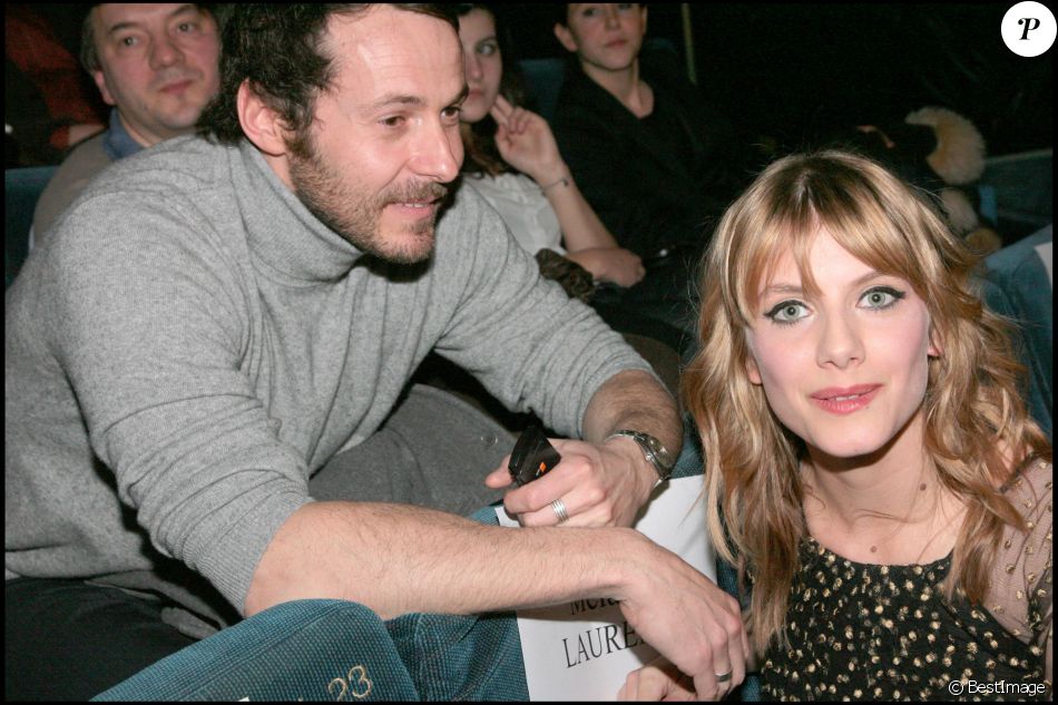 Julien Boisselier et Mélanie Laurent - Première du film Paris au ... Julien Boisselier et Mélanie Laurent - Première du film Paris au ...
