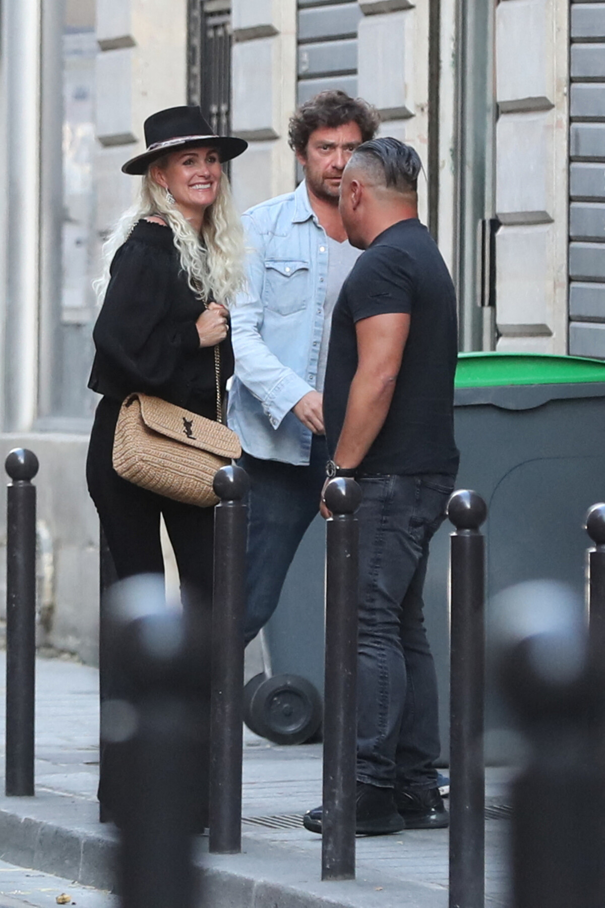 Photo : Laeticia Hallyday et son compagnon Pascal Balland avec Carl, le ...
