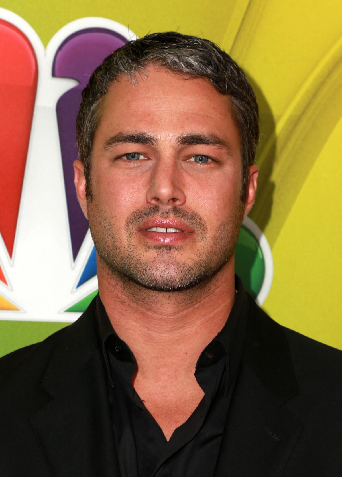 Photo : Taylor Kinney - People à la soirée "NBCUniversal 2015 Press ...