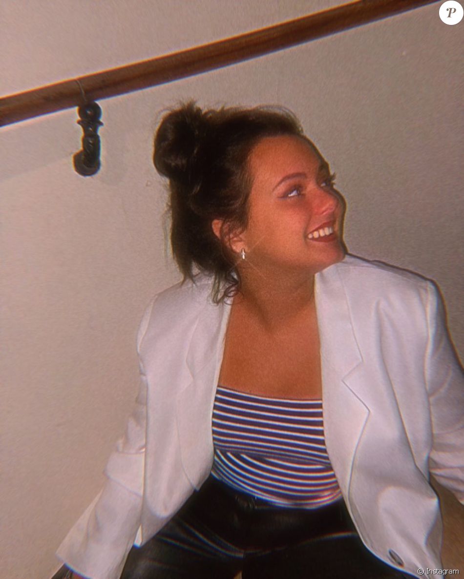 Lou Pernaut souriante sur Instagram, novembre 2020 - Purepeople
