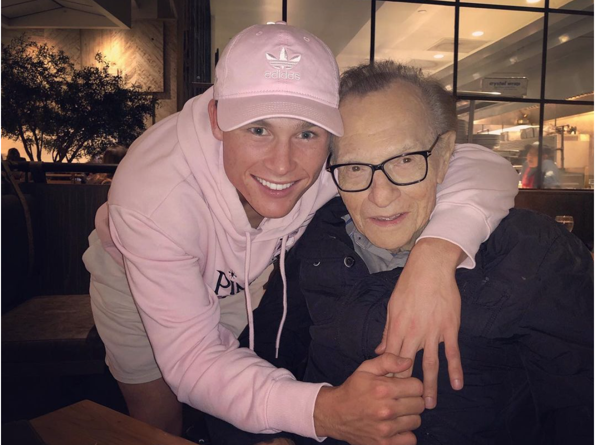 Photo : Larry King et son fils Cannon. Novembre 2019. - Purepeople