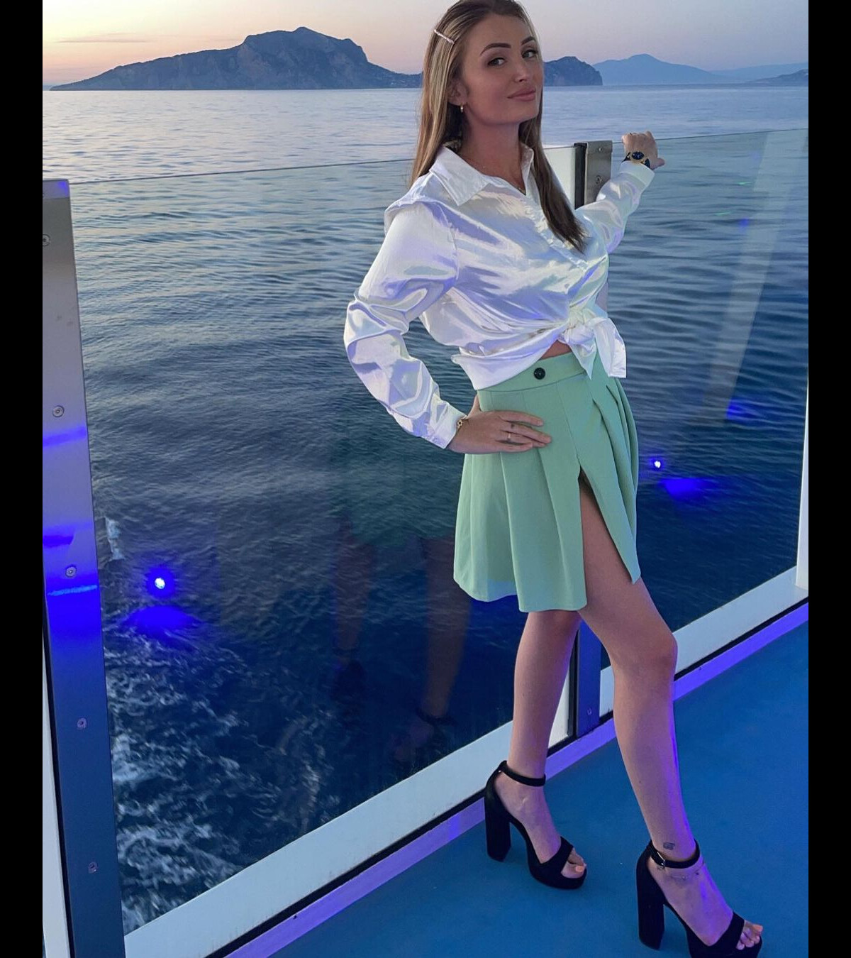 Photo : Beverly Bello en petite jupe sur Instagram, mai 2021 - Purepeople