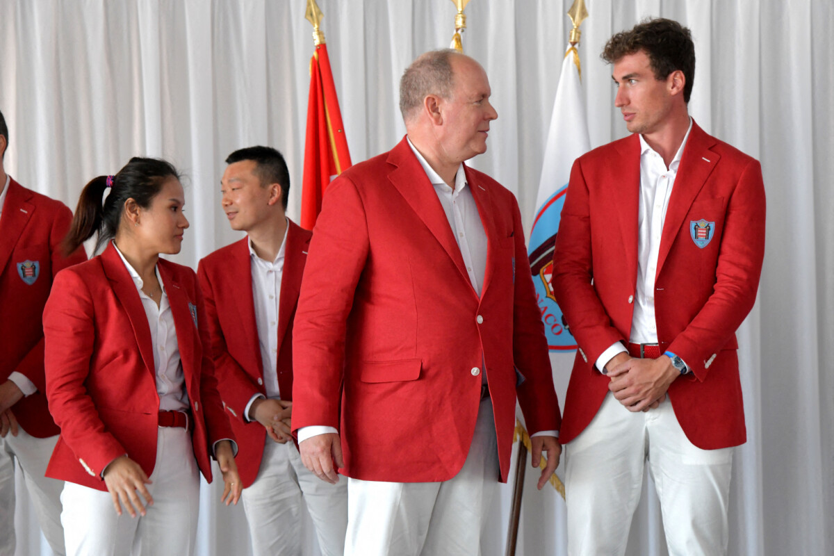 Photo : Le prince Albert II de Monaco entouré par Xiaoxin Yang (tennis ...