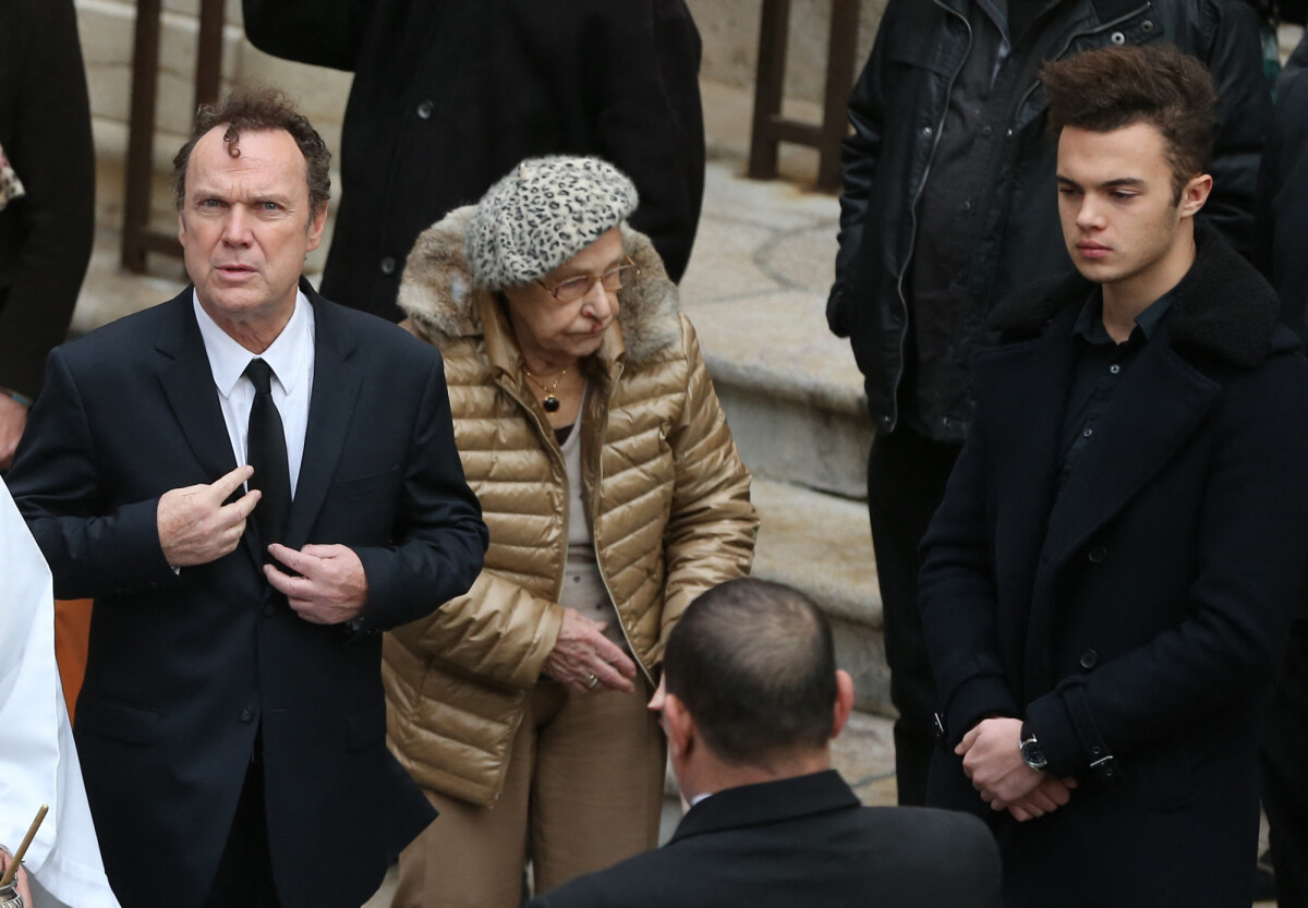 Photo : Julien Lepers et son fils Guillaume Lepers - Obsèques de ...