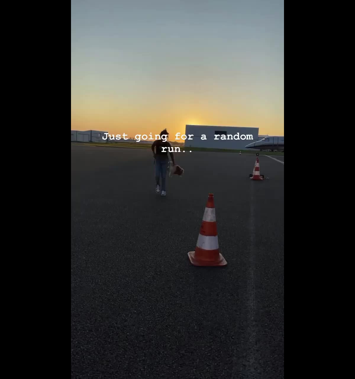 Vidéo : Christina Milian et sa famille sur le tarmac. - Purepeople