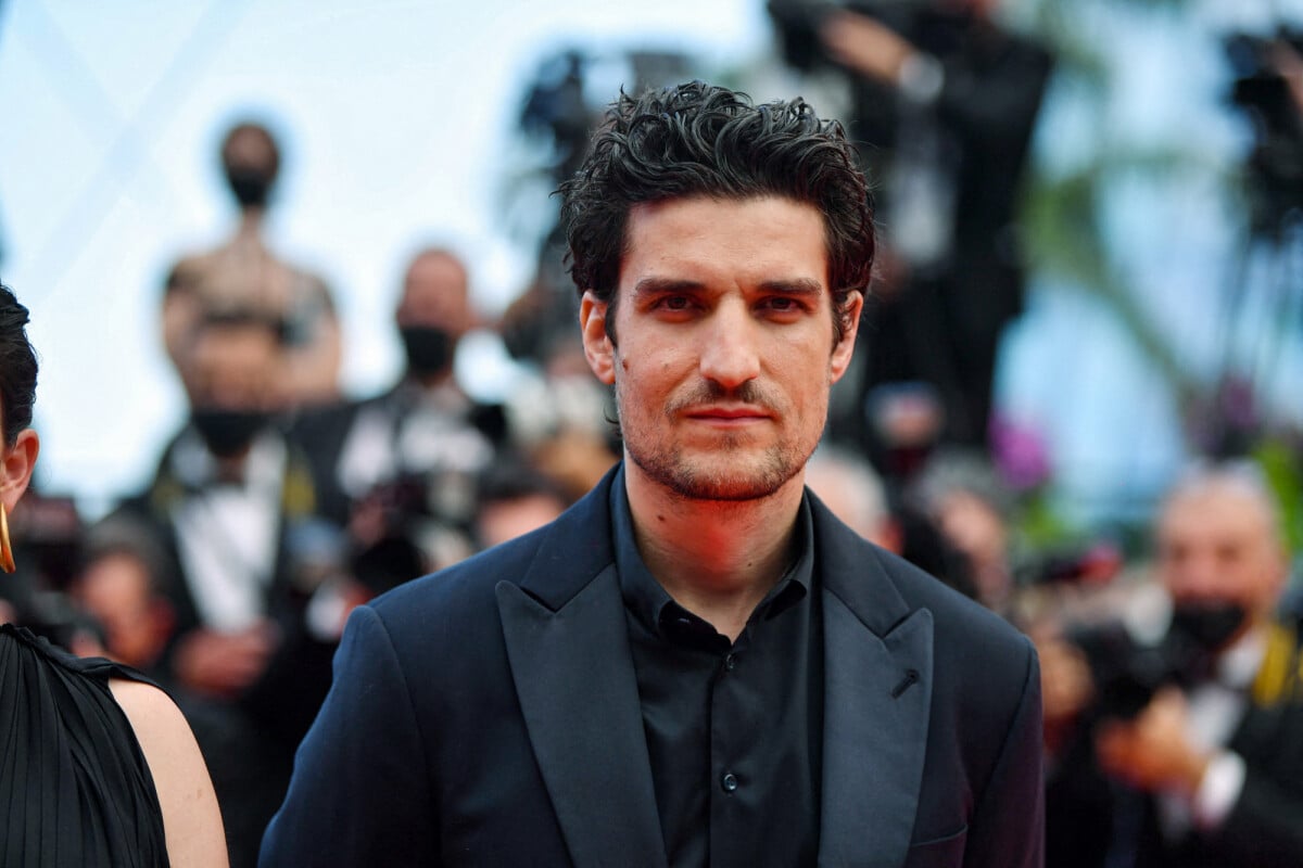 Photo : Louis Garrel - Montée des marches du film " France " lors du ...