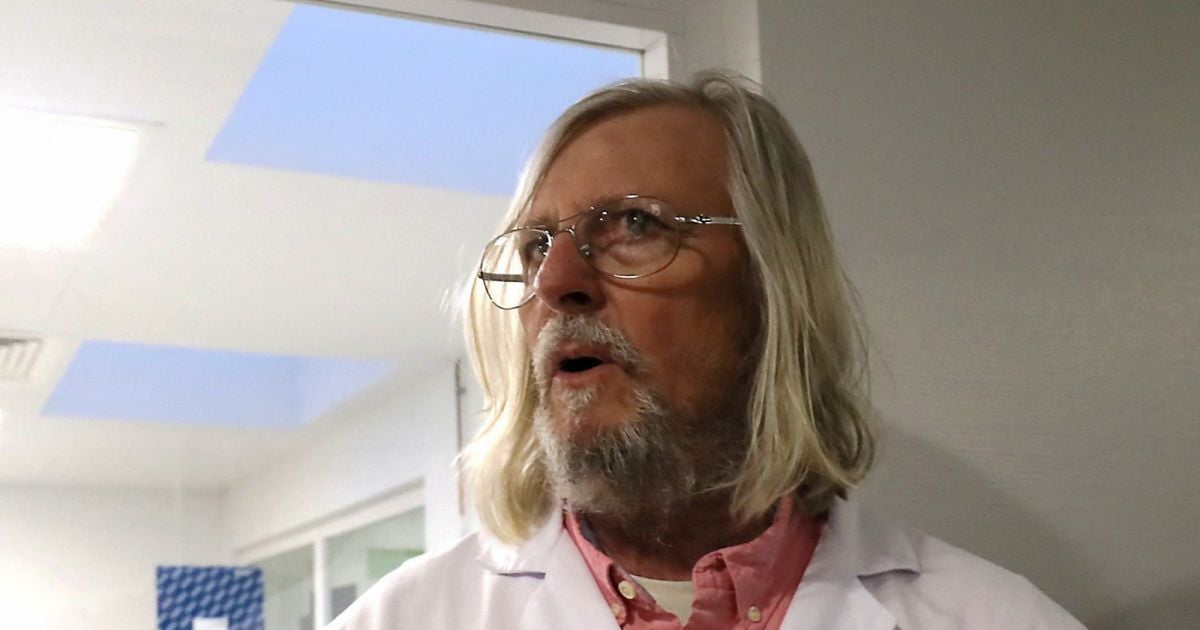 Archives - Le professeur Didier Raoult à l'IHU Marseille lors d'une ...