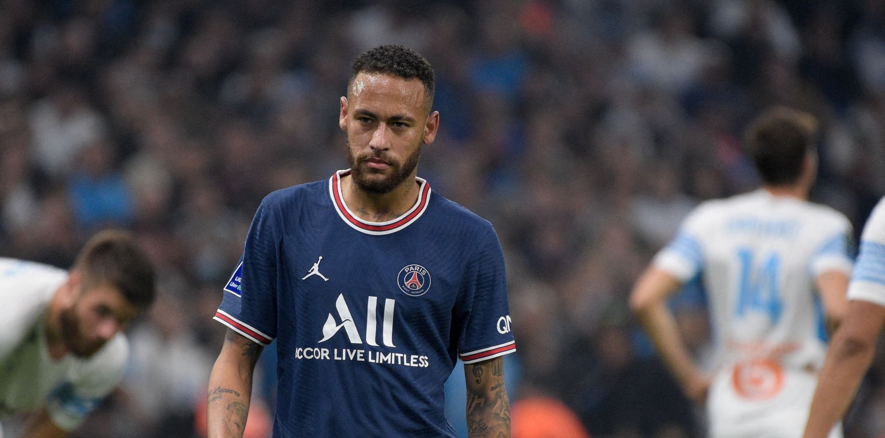 Neymar négligent avec son physique ? Il répond cash aux critiques ...