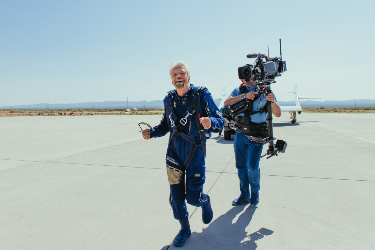 Photo : Richard Branson effectue son premier vol dans l'espace avec sa ...